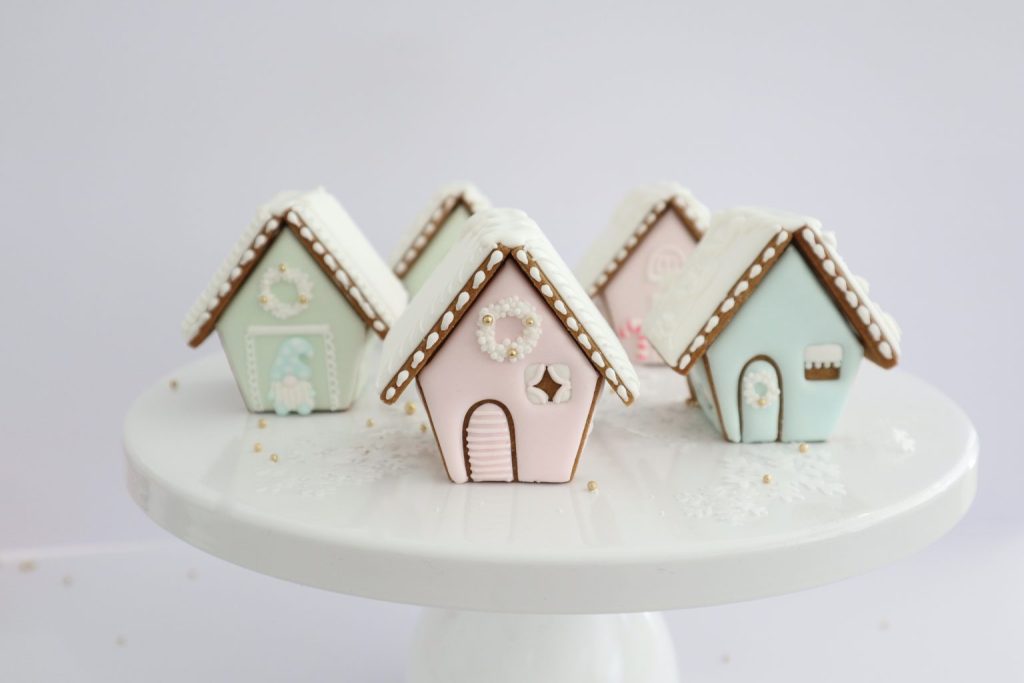 Miss Biscuit Gingerbread Cottage Cutter - Mini - Miss Biscuit